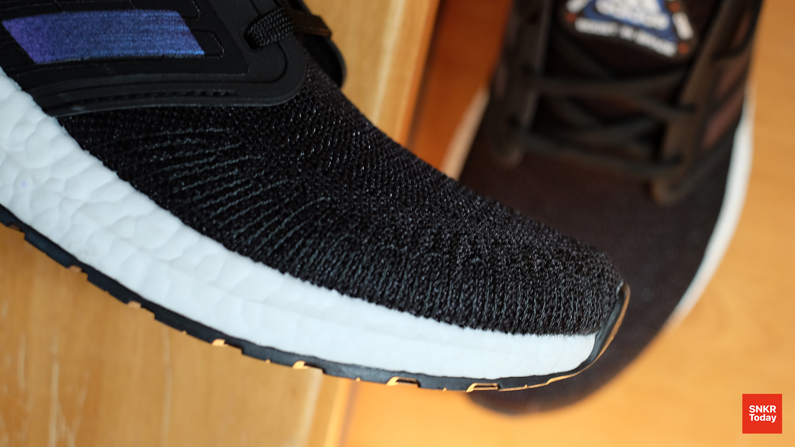 แกะกล่อง พรีวิว adidas Ultraboost 20 "ISS U.S. National Lab" - SNKR TODAY