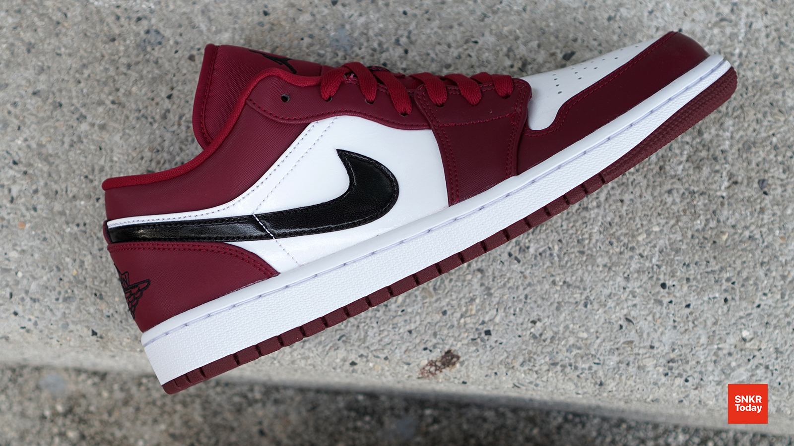 แกะกล่อง พรีวิว Air Jordan 1 Low "Noble Red" - SNKR TODAY