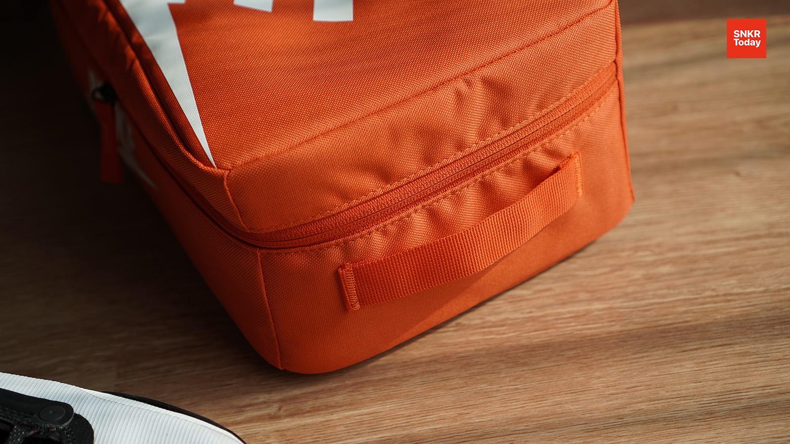 รีวิว Nike Orange Shoes Box Bag กระเป๋าใส่รองเท้าที่หน้าตาเหมือนกล่อง ...