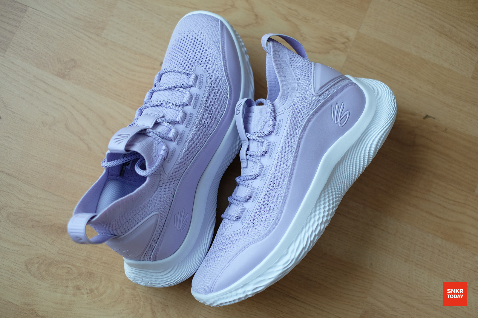 แกะกล่อง พรีวิว Curry 8 "International Women's Day" สีม่วงสุดละมุน ...