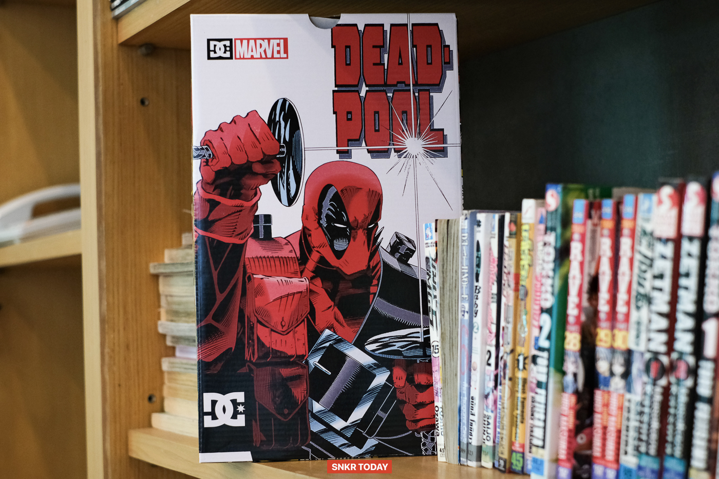 Marvel Deadpool x DC Manual Hi รองเท้าผ้าใบหุ้มข้อที่มาพร้อมกับลวดลาย ...