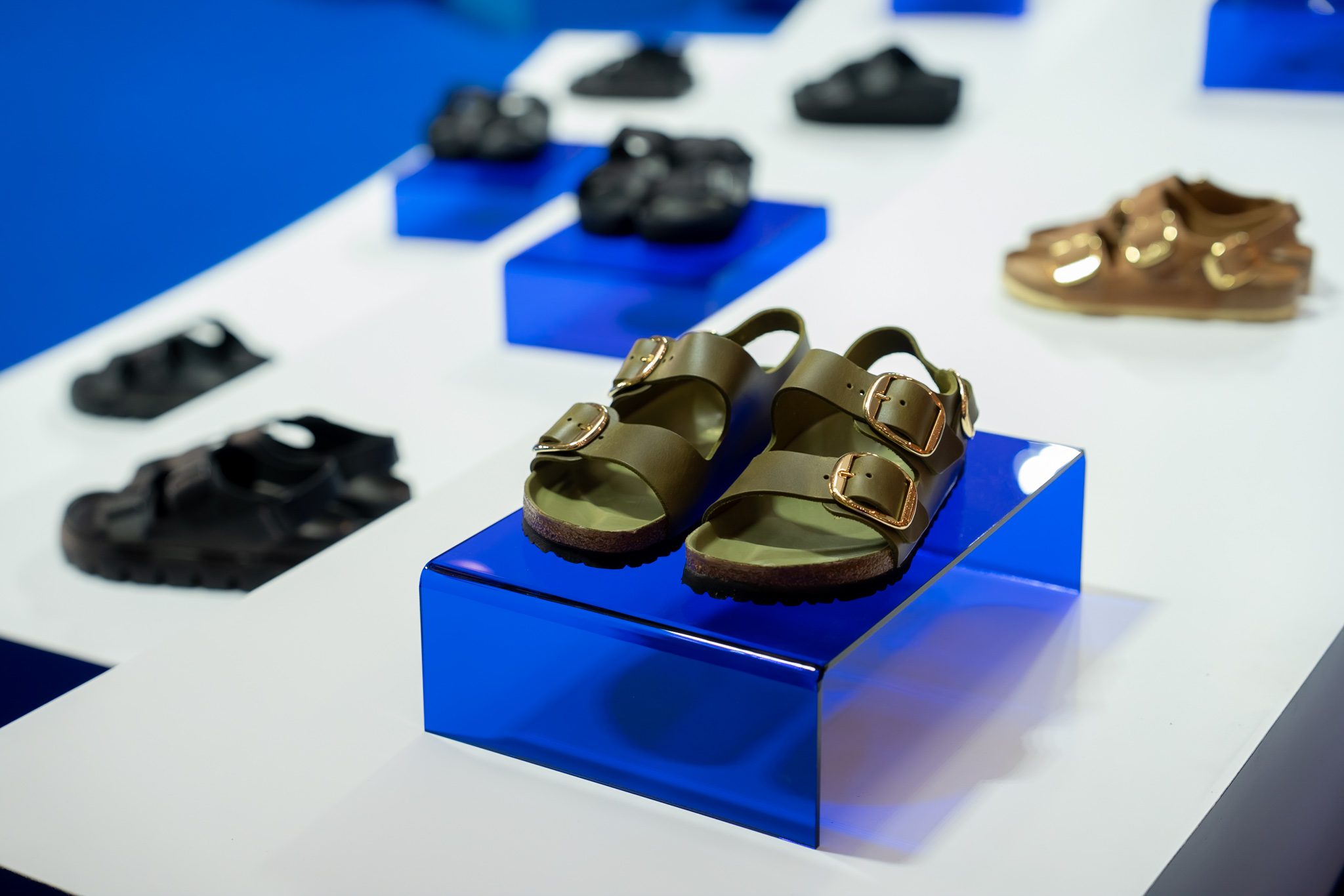 BIRKENSTOCK: MRKREME PROJECT โปรเจ็คท์สุดพิเศษครั้งแรกของไทย ฟิกเกอร์ ...