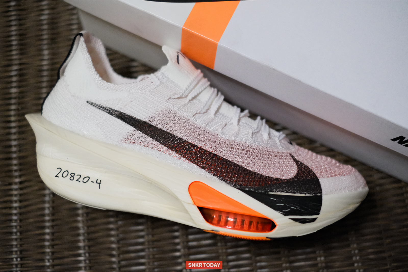 แกะกล่อง พาชม Nike Alphafly 3 "Proto" - SNKR TODAY