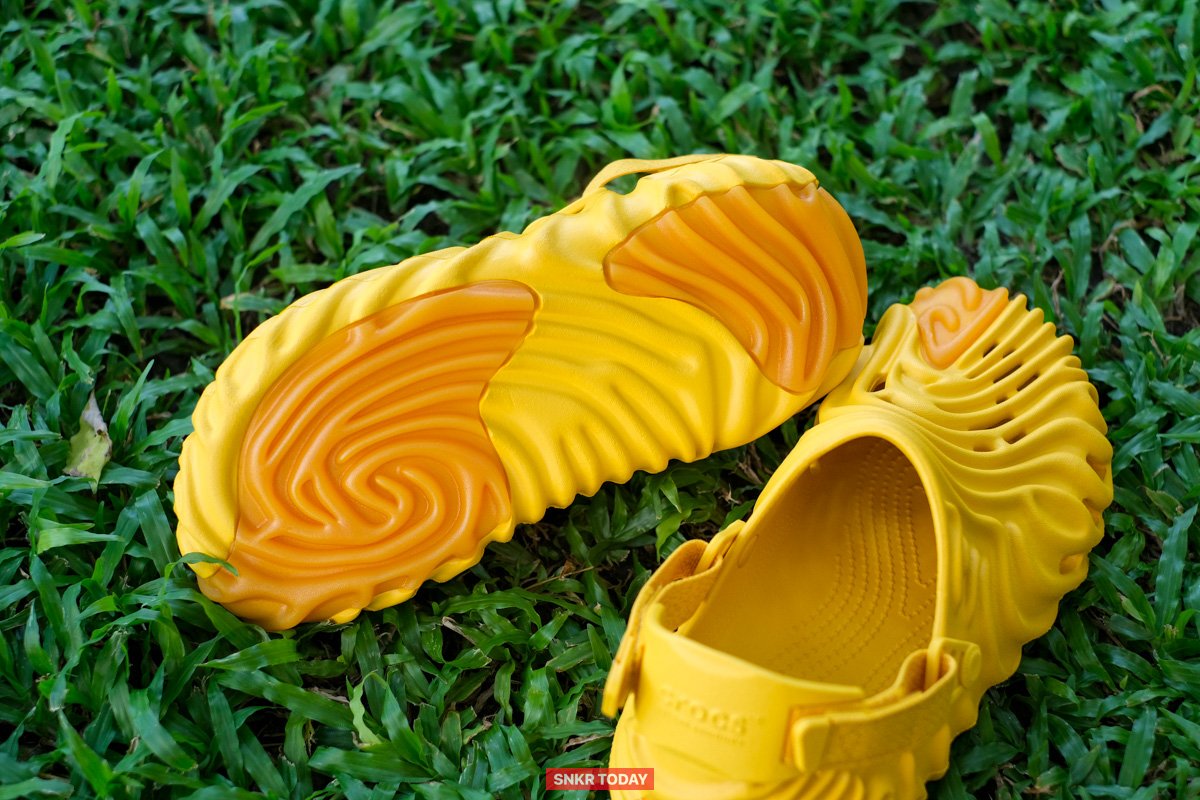 Salehe Bembury x Crocs Pollex Clog “Yoke” รองเท้าแตะรัดส้นดีไซน์สุดเท่ ...